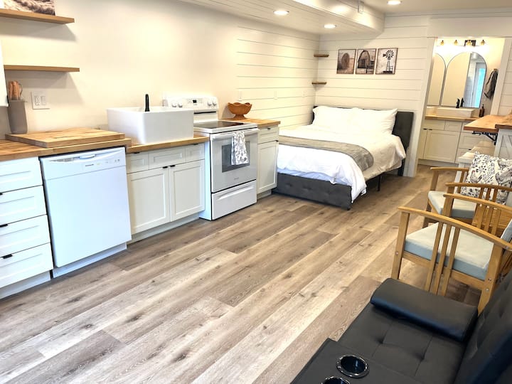 Farmhouse Hideaway - Lehi, UT