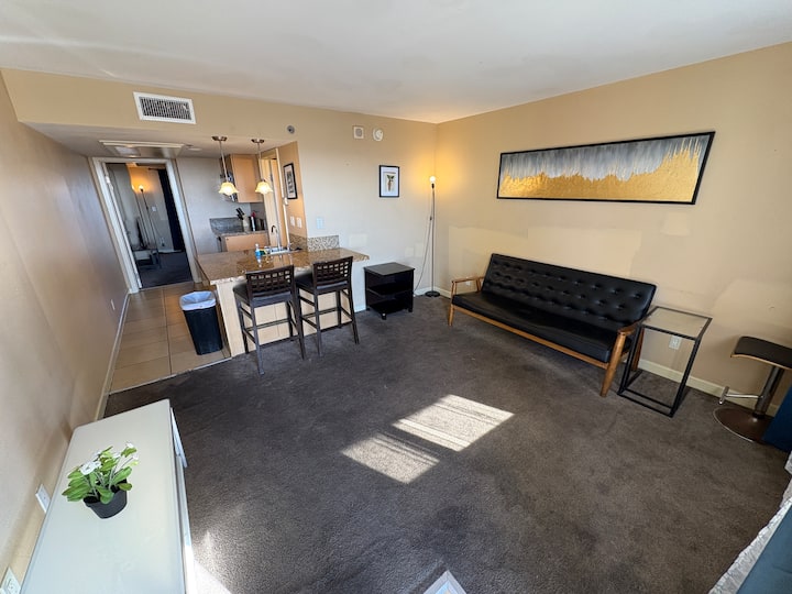 Comfy And Centrally Located Apt In National City - Chula Vista, CA