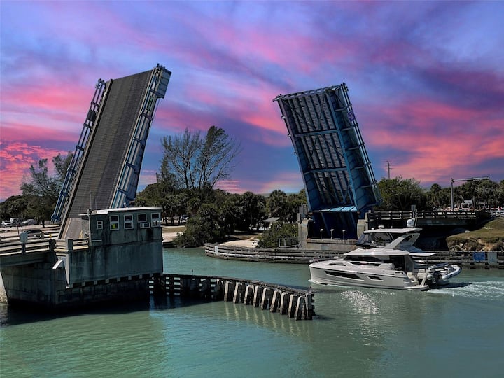 Location Location! 
6k-dec, 7k-jan, 9k-feb, 9k-mar - Venice, FL