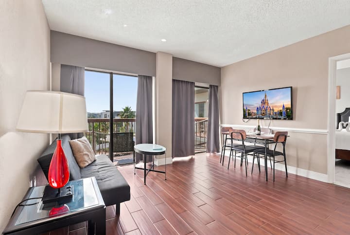 Universal 2br Apt: Pool & Hot Tub - Orlando, FL
