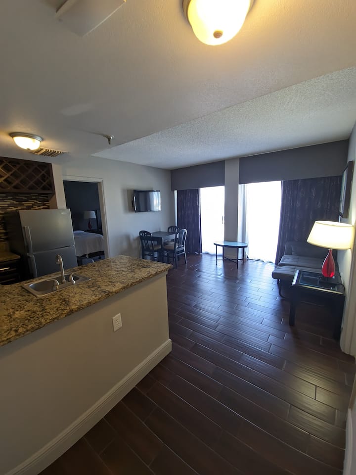 Apartment 2 Bedrooms And 2 Bathrooms - Orlando, FL