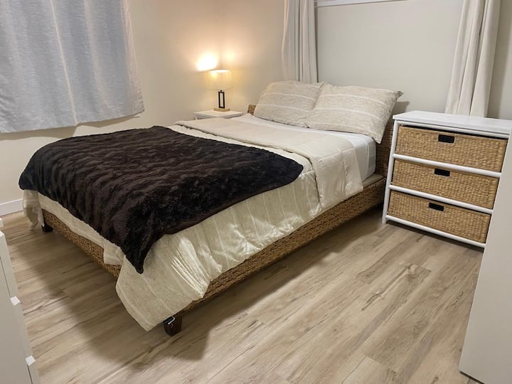 Cozy Room Getaway - Regina