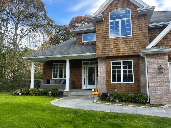 Beautiful Home Quiet Private Neighborhood W/ Pool - Hampton Bays, NY