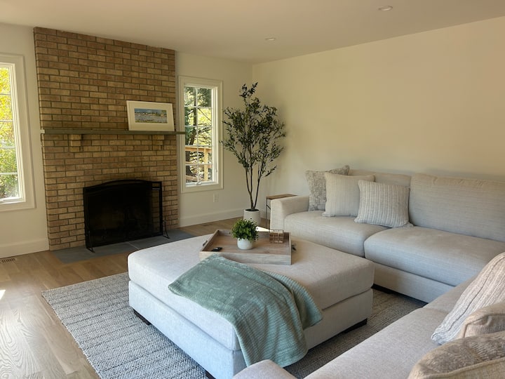 Beautiful Home Quiet Private Neighborhood W/ Pool - Hampton Bays, NY