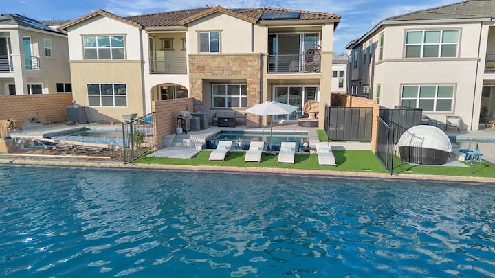 Modern Waterfront Villa W/ Pool & Stunning Views! - Indio, CA