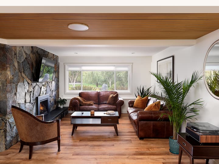 Shoreview Retreat - Langford