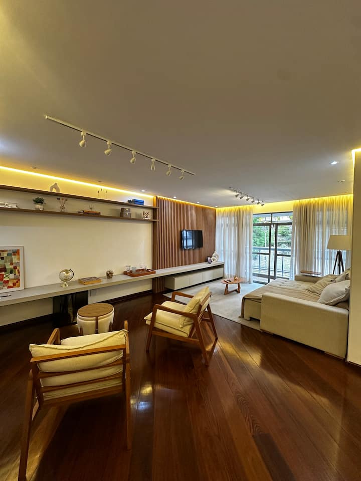 Apartamento Com Garagem No Centro - Nova Friburgo