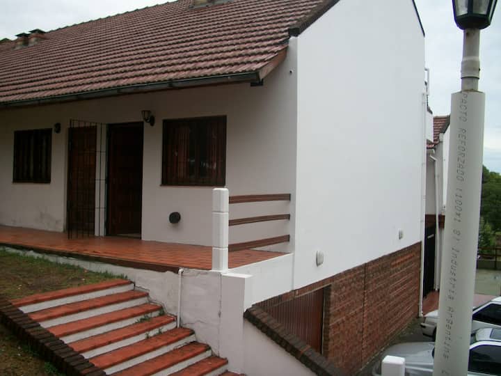 Hermoso Dúplex Para 6 Personas A 3 Cuadras Del Mar - Villa Gesell