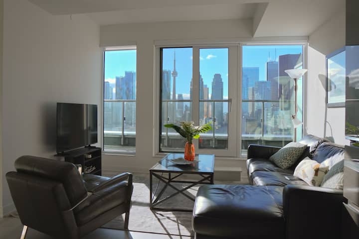 Prime Downtown 3br | Iconic Cn Tower & Lake Views - Toronto