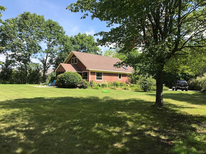 Brunswick Retreat | Hot Tub | Hbo & Walk To Town - Brunswick, ME