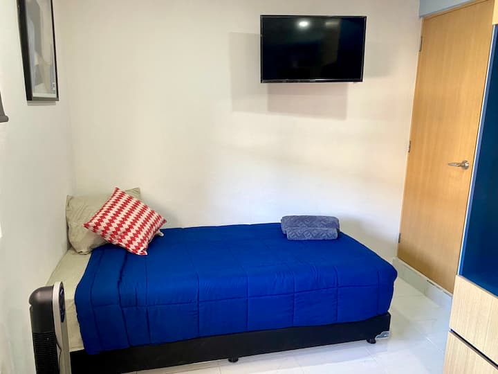 Private Space In Alameda W/ Kitchenette & Bathroom - Querétaro