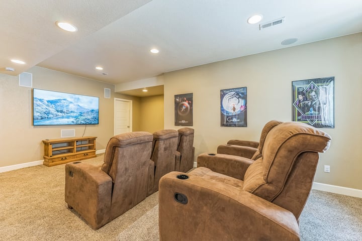 Big Families +Movies+pool, Firepit & Arcade>denver - Brighton, CO