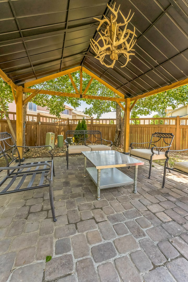 Big Families +Movies+pool, Firepit & Arcade>denver - Brighton, CO