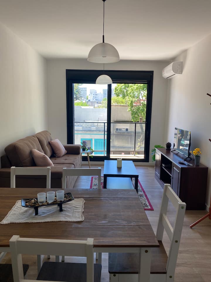 Apto Cómodo Y Luminoso, Cerca De Terminal Xxx - Montevideo