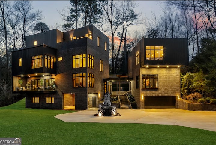 Buckhead Guesthouse Loft - Atlanta, GA