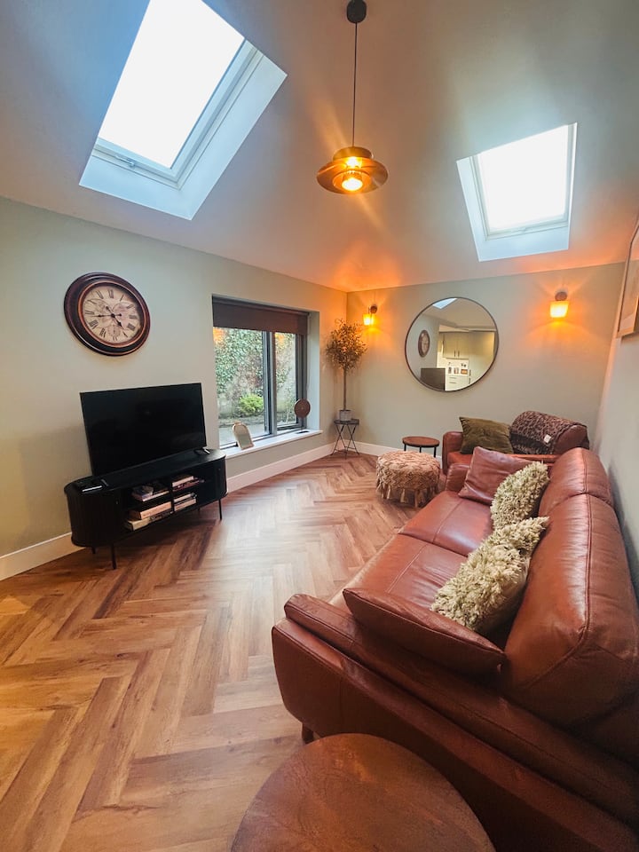 One Bed Mews With Private Entrance & Garden. - Dublin