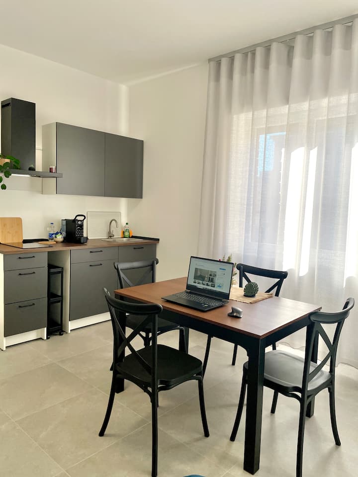 Casa Vacanze Per Famiglie E Gruppi Vicino Stazione - Miranda