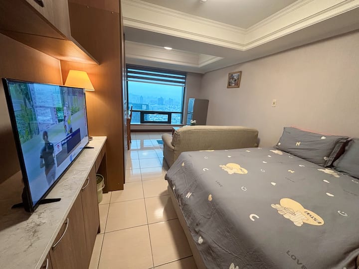 台中市草悟道科博館/金典百貨/逢甲夜市/火車站/一中商圈/美術館 - Daya District