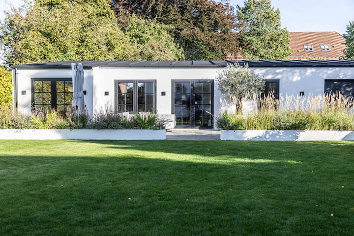 Eksklusivt Baghus I Odenses Bedste Kvarter - Odense