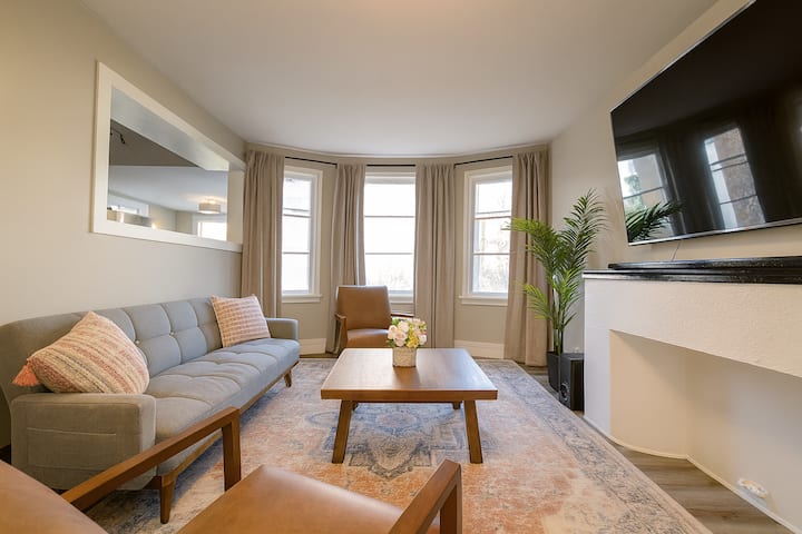 New 2br Suite | King | Park| Walk To 17th | Banff - Calgary