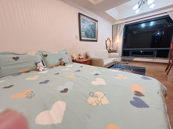 台中市草悟道科博館/金典百貨/逢甲夜市/火車站/一中商圈/美術館 - North District