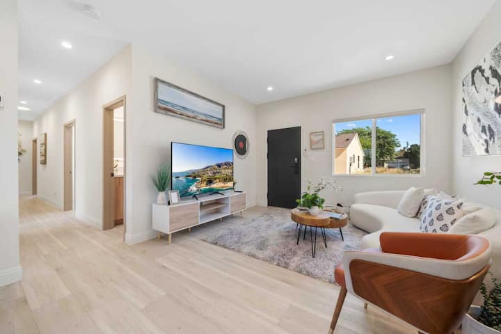 4 Bethroom 3 Bathroom - Azusa, CA