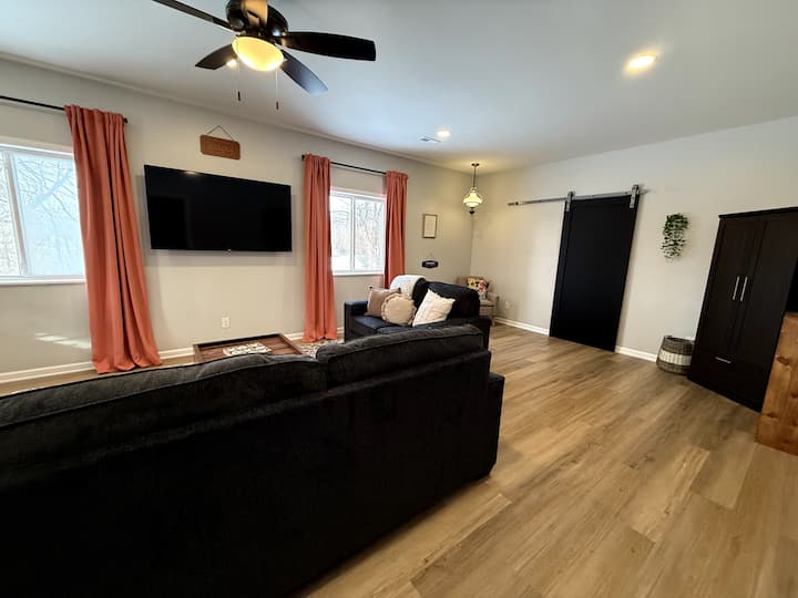 Boho Retreat • 35 Min To Intel • Quiet + Comfy - Buckeye Lake, OH