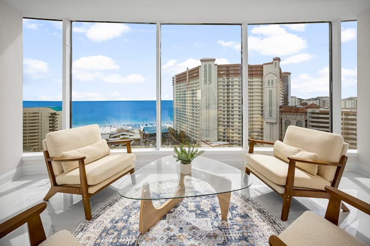 Emerald Coast Penthouse Luxury • Walk To Beach - Panama City Beach, FL