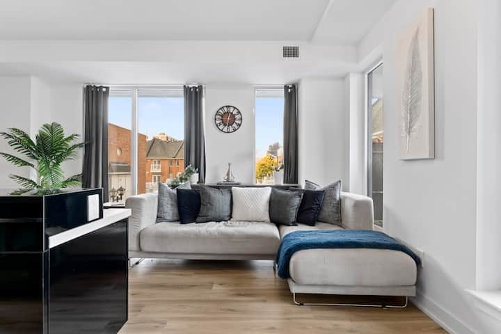 2 Bdrm/2bth Downtown Living With Terrace. - Burlington