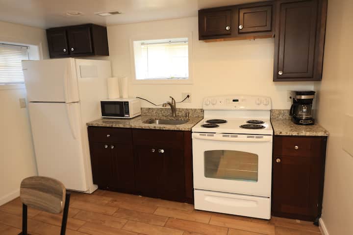 Cozy 2br,1bath & A Kitchen Near Dc - Largo, MD