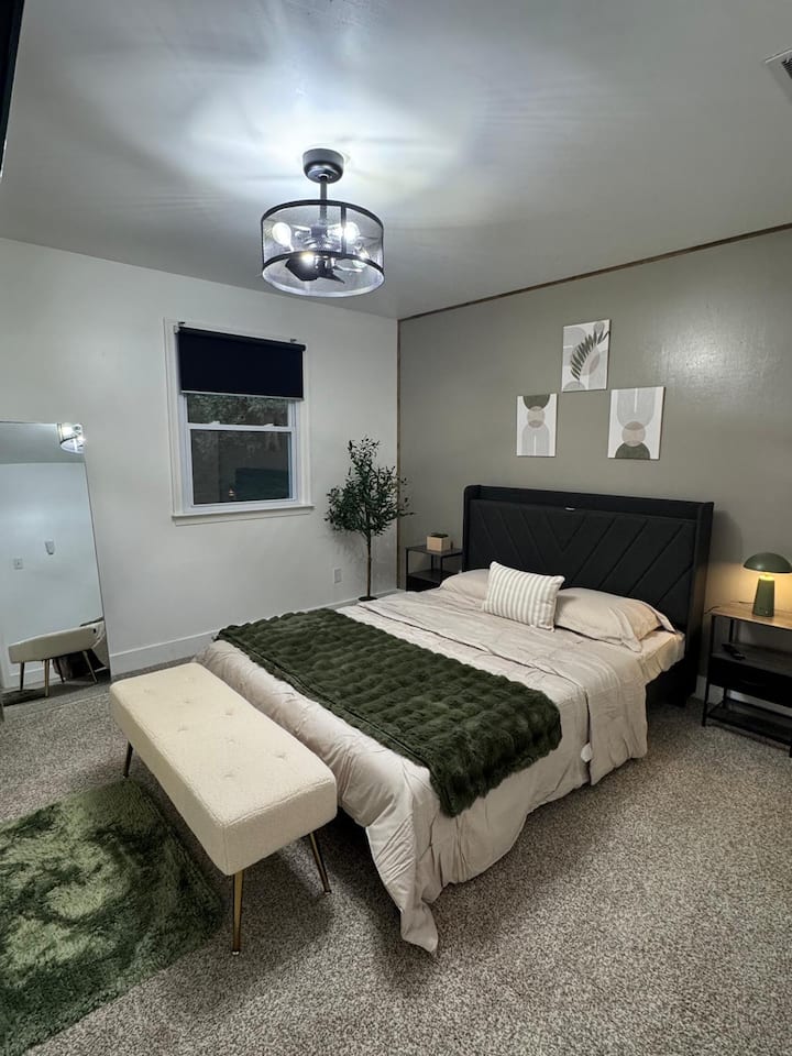 Sleeptight Queen Bed
 Privatebathroom Freeparking - Chester, VA