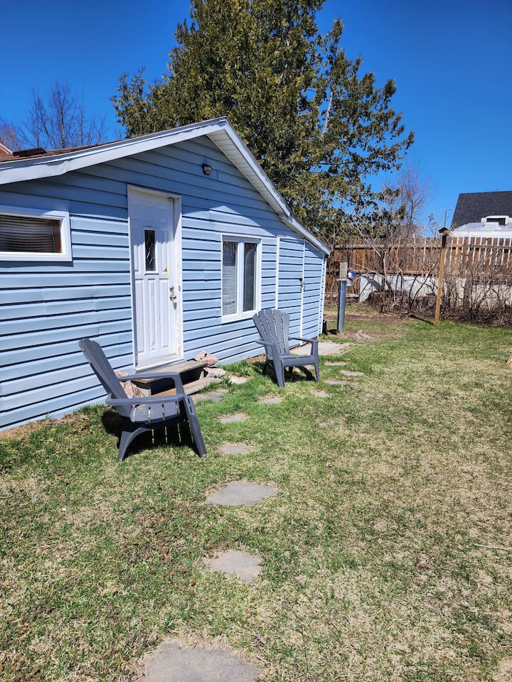 Semi Off Grid Bunkiehouse - ペンブローク