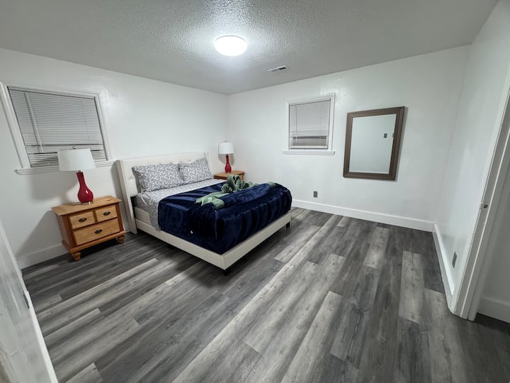 Artsy Duplex; Cozy Backyard, 5-min From Unc - チャペルヒル, NC