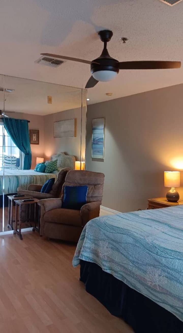 Paradise Lakes Nudist Resort At 514 - Land O' Lakes, FL