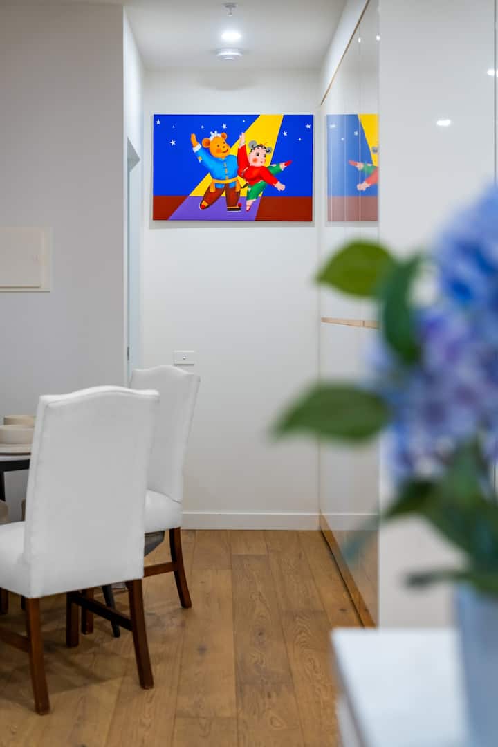 Art Filled 2b2b Apt｜family Friendly |Free Parking - Box Hill