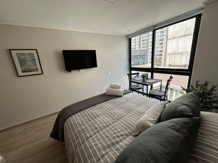 Estudio Moderno A Pasos Del Metro Y Centro De Stgo - Santiago