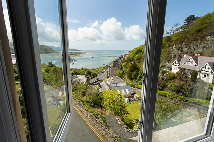 Beach And Mountain Entire Hotel Up To 29 Guests - Machynlleth