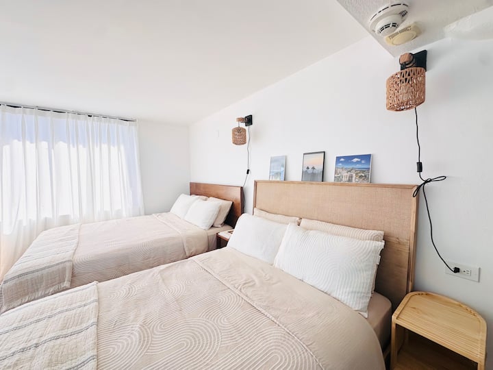 Entire Newly Renovated Ocean View Unit 38fl 2b2b - Kahanamoku Beach, HI