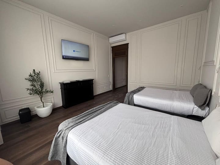 Vista Catedral. Céntrica Habitación Cuádruple 109 - Guadalajara