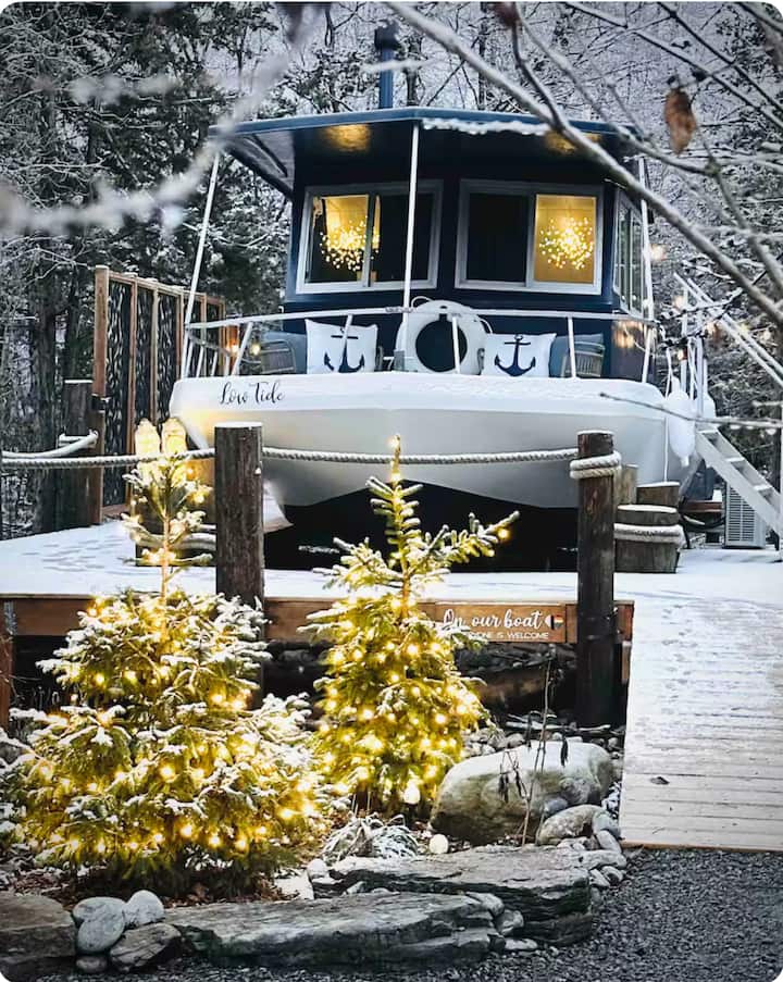 Houseboat In Forest - Unique Detox In Nature - Napanee