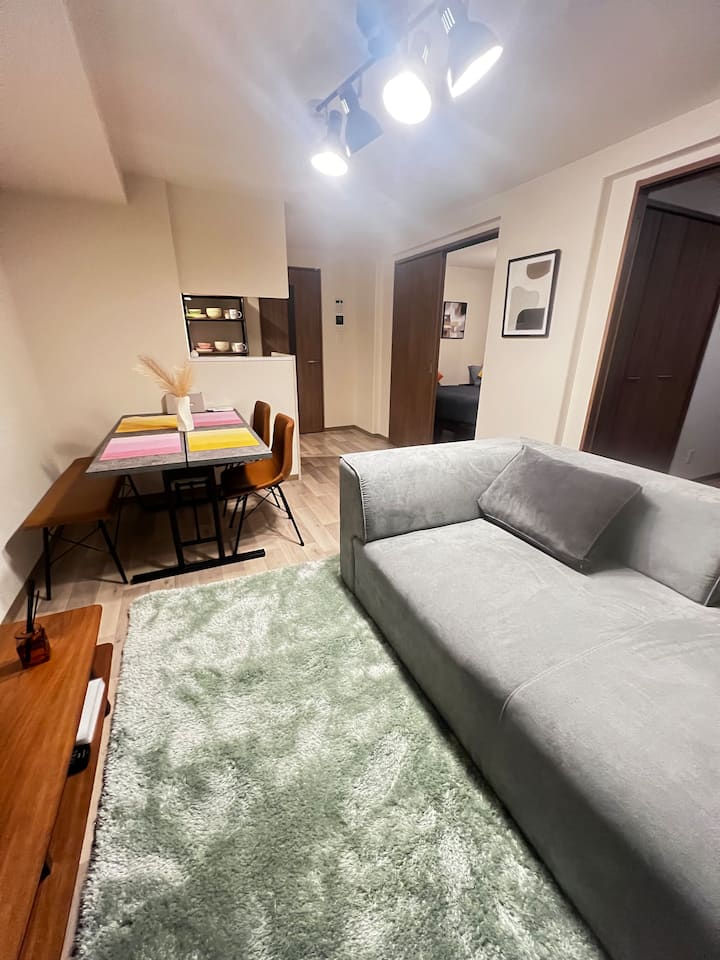 寝室2部屋(ダブル&ツイン)ソファベッド完備!最大6人 駐車場無料(1台) - Sapporo