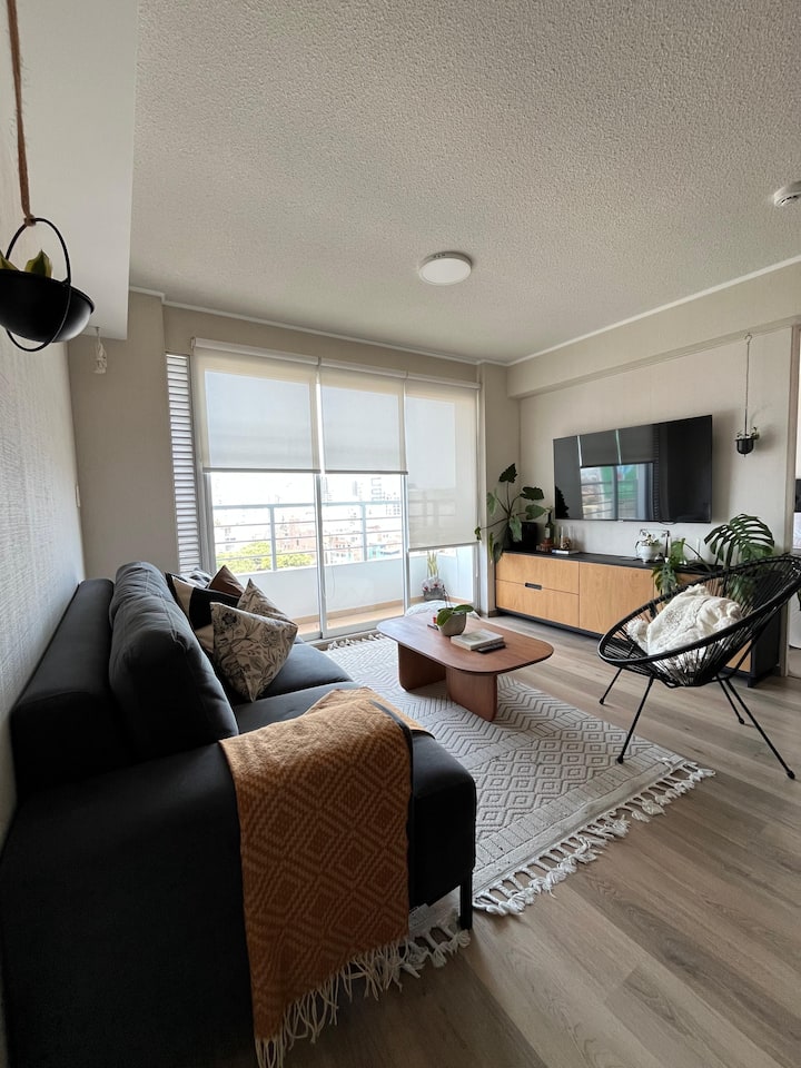 Acogedor Dpto. Con Excelente Ubicación En Barranco - Peru