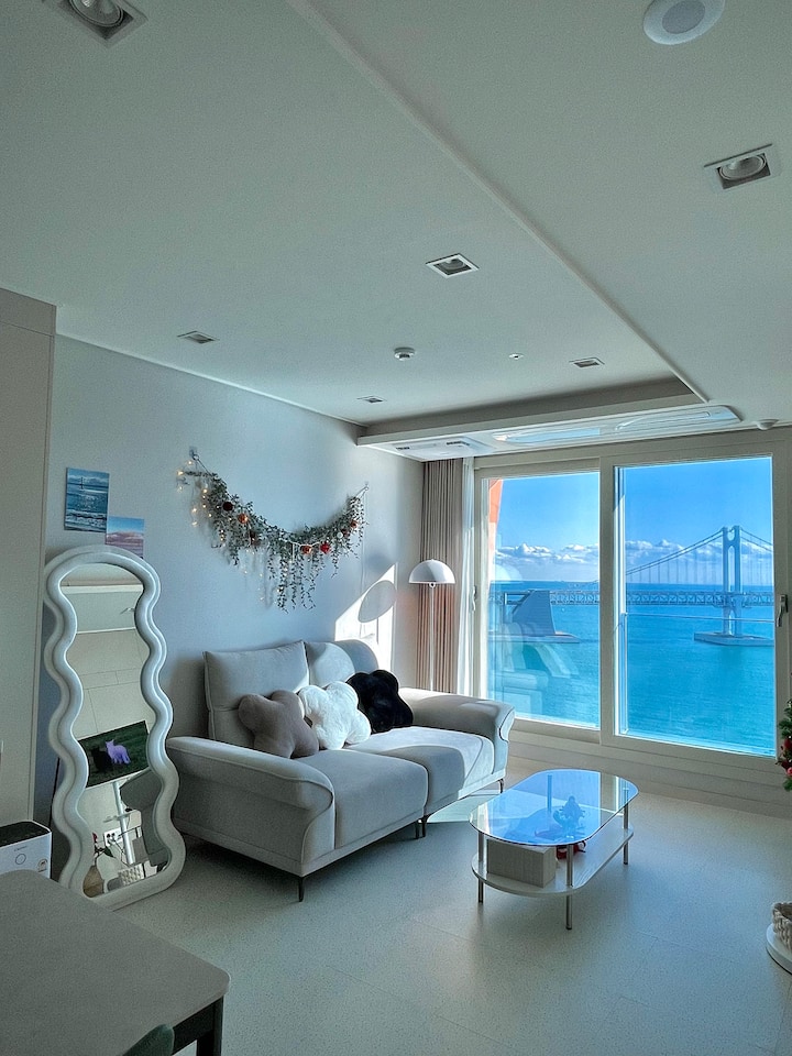 #광안리 풀 오션뷰 #합법숙소 #최고층뷰 #감성 포토존 #최대6인 #무료주차#힐링 쉼터 - Busan