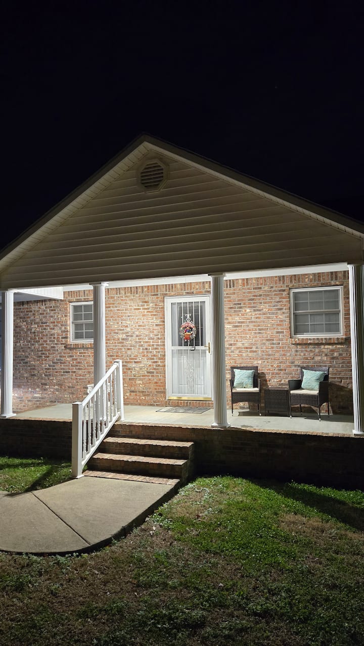 Cozy Home 1 - Muscle Shoals, AL