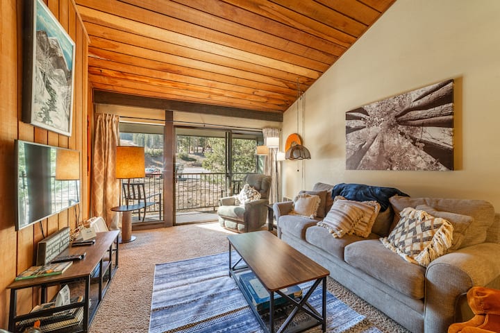 Mountain View Canyon Lodge Vintage Ski Condo 2/2 - Mammoth Mountain, CA