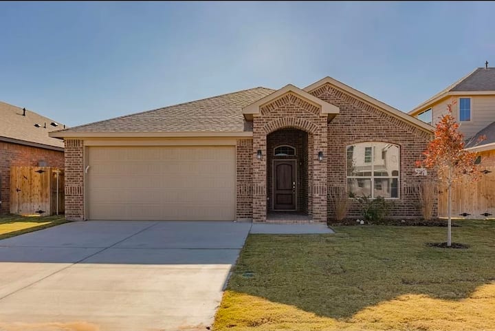 Modern Central Home! - Midland, TX