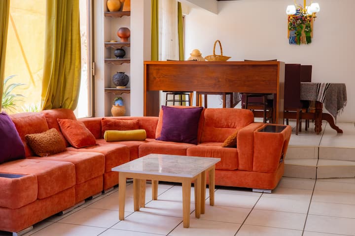 Near Midtown | Wifi | Spacious Place | Homeoffice. - Oaxaca