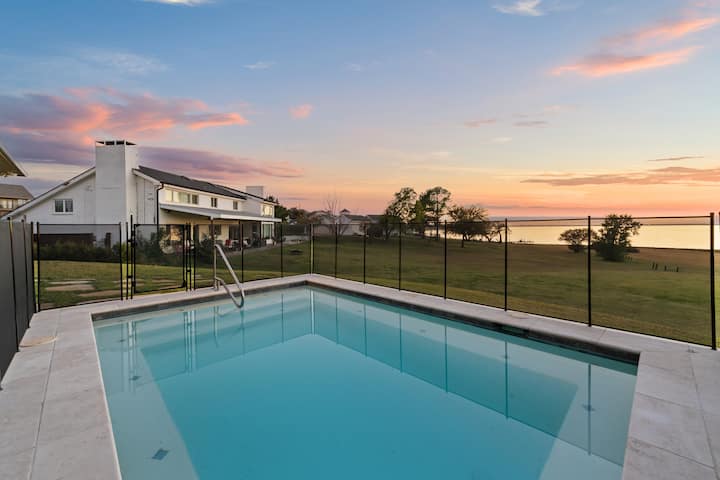 Ocean-like Lakefront Escape|near Fifa & Universal - The Colony, TX