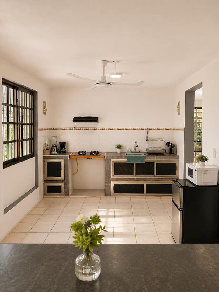 Casa Pausa | Patio + Tina De Baño+ Fácil Acceso - Bacalar
