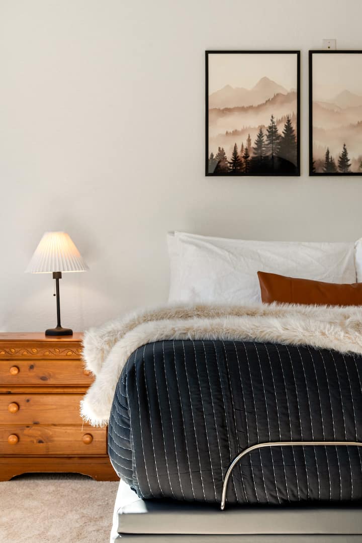 Panoramic Deck Views, Fireside Nights + Pool Table - Woodland Park, CO